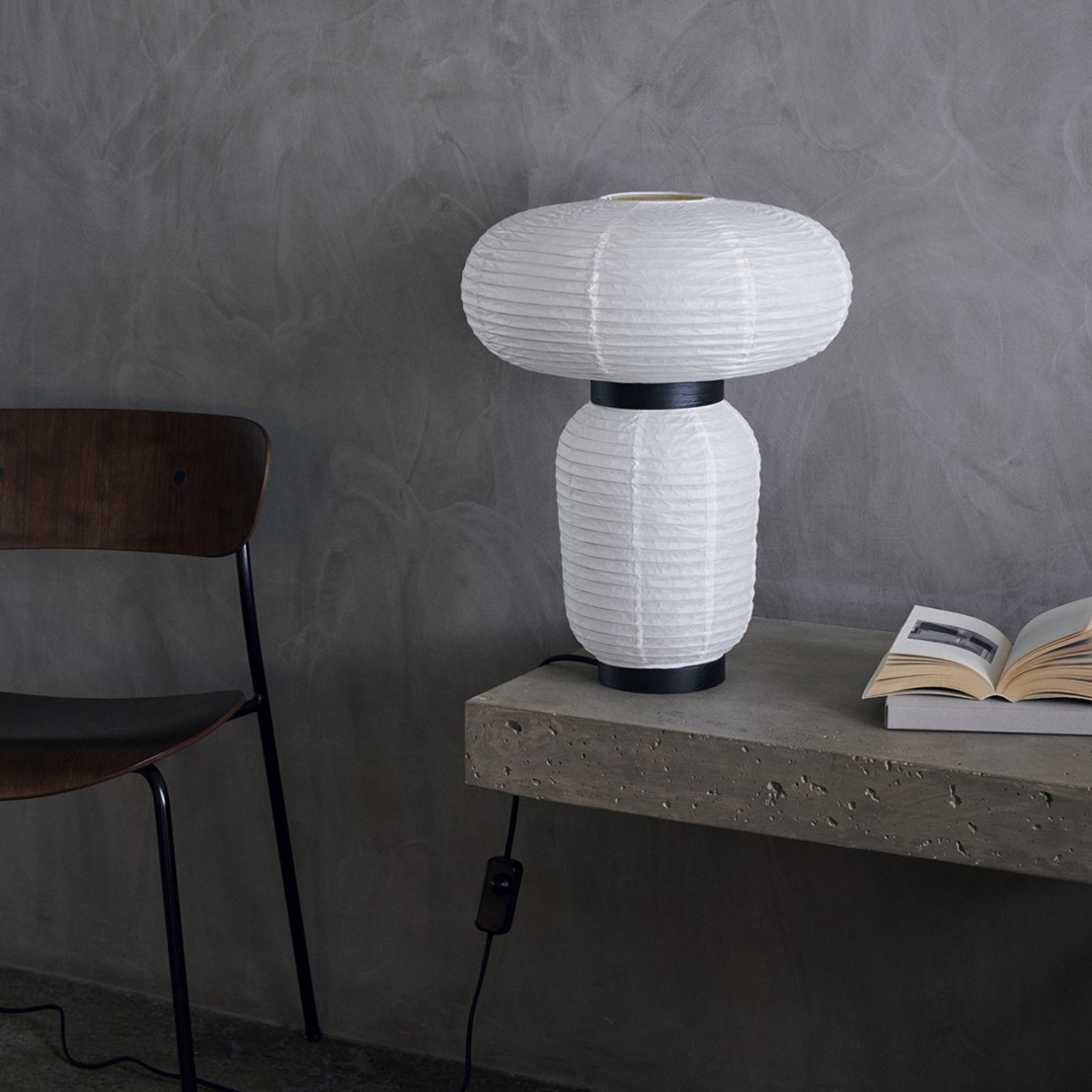 Formakami JH18 Lampe de Table Ivoire par And Tradition | Lampe de chevet